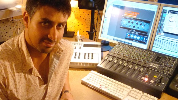 X-Desk adds mix appeal for producer and writer Simon Grey