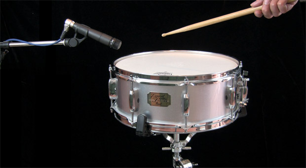 One hundred ways to record the snare drum